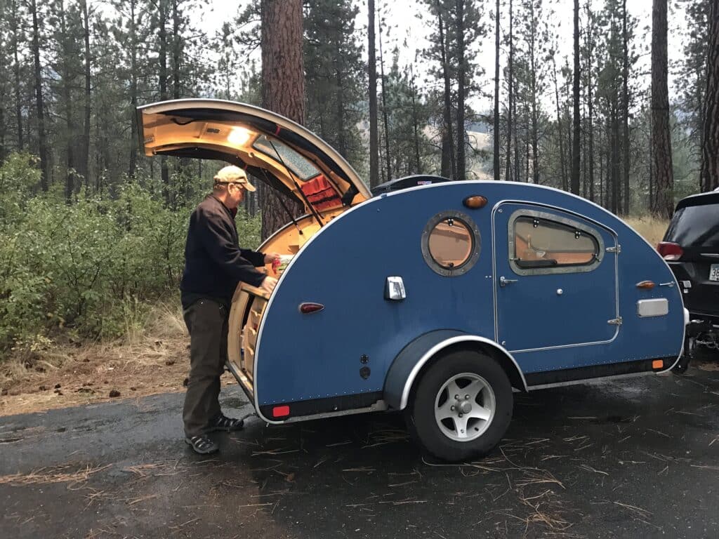 A Guide To Simple Teardrop Trailer Bathrooms - Vistabule